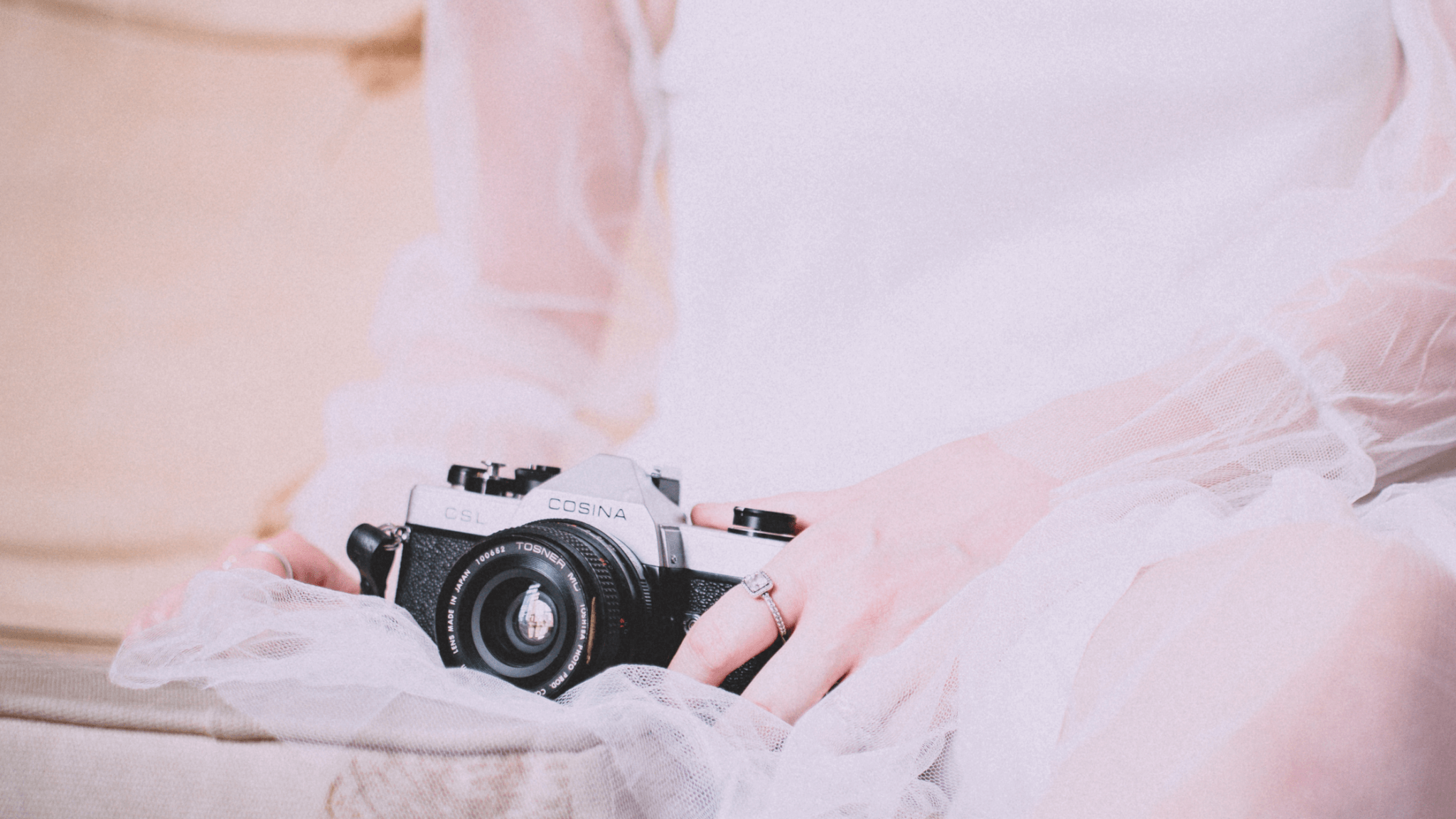 結婚式ムービーは何個流す？ムービー数の決め方 - おしゃれなプロフィールムービー | ファビオウェディングムービー